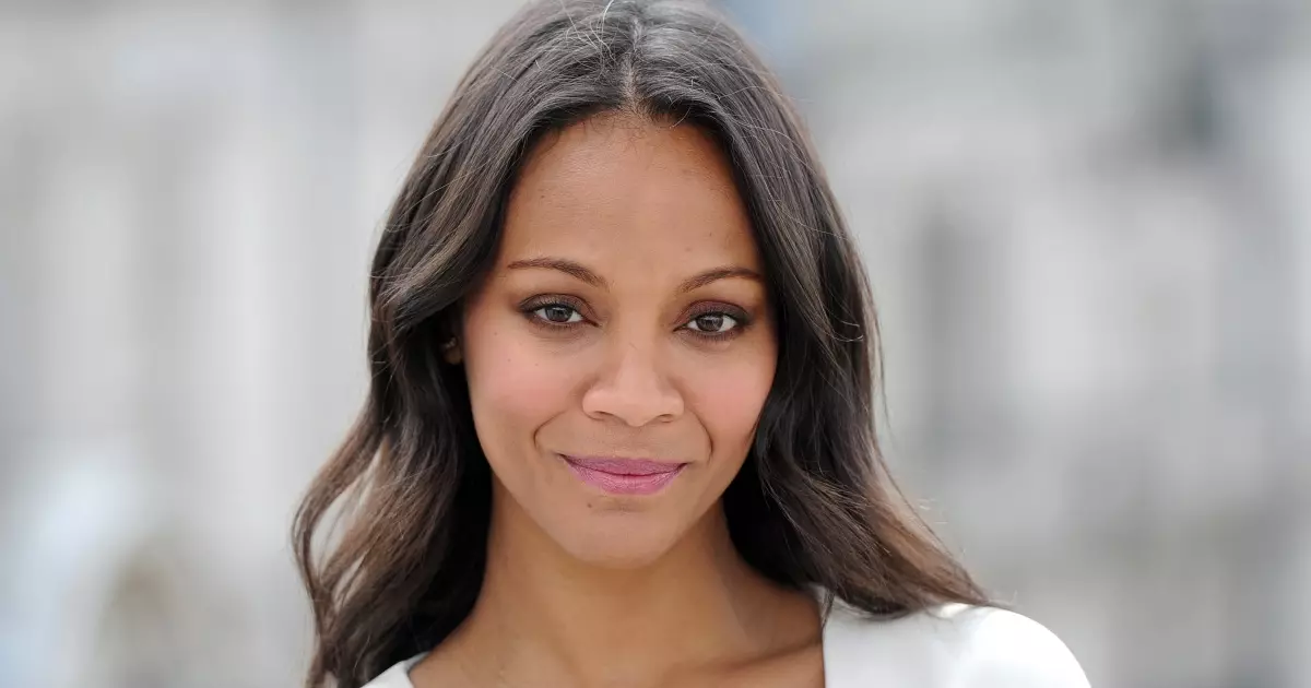 Zoe Saldana anfòm tounen nan kò li 'Gadyen nan Galaksi a' apre li te akeyi jimo - Gade foto a! - Pi pre chak semèn