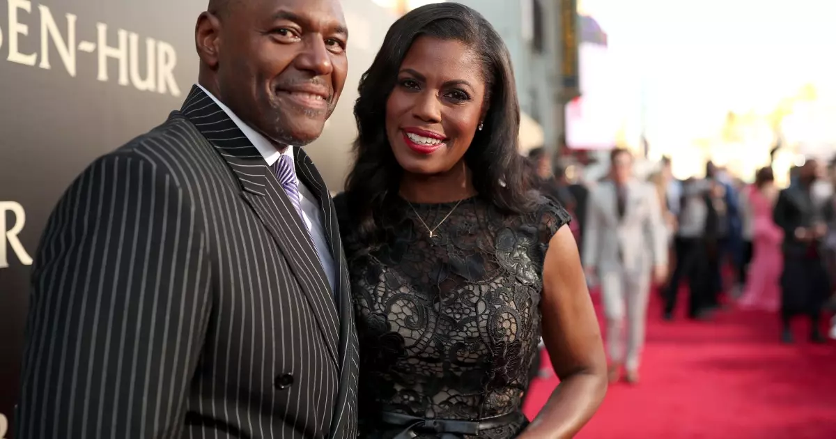 Omarosa Manigault marye ak John Allen Newman — Gade foto maryaj li!