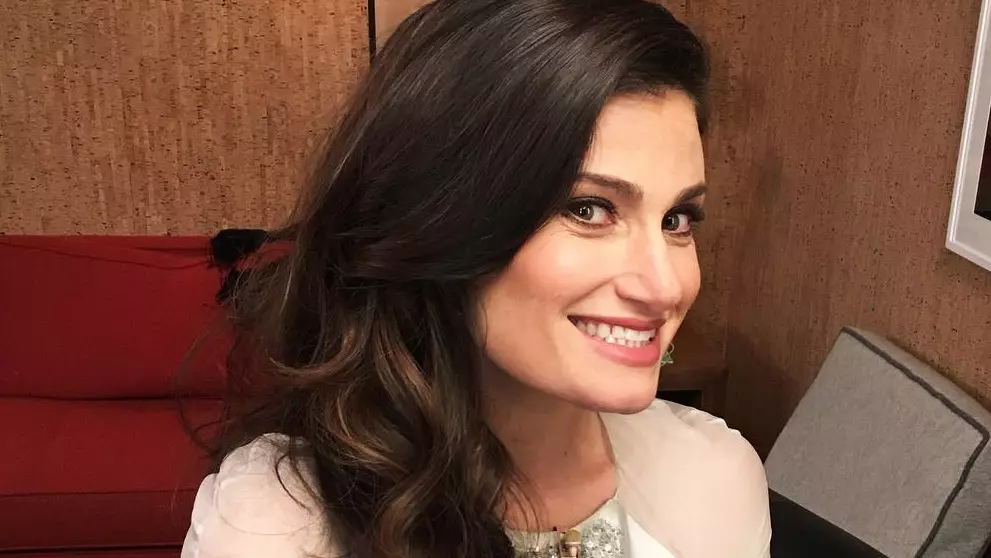 U-Idina Menzel utshate neNkwenkwezi yerenti yakhe uAaron Lohr