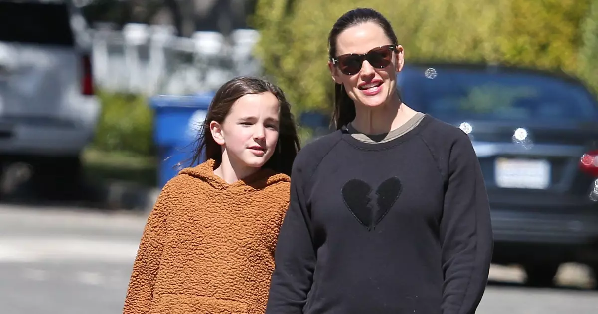 D'Jennifer Garner an d'Duechter Seraphina ginn op Spazéiergang Am Coronavirus