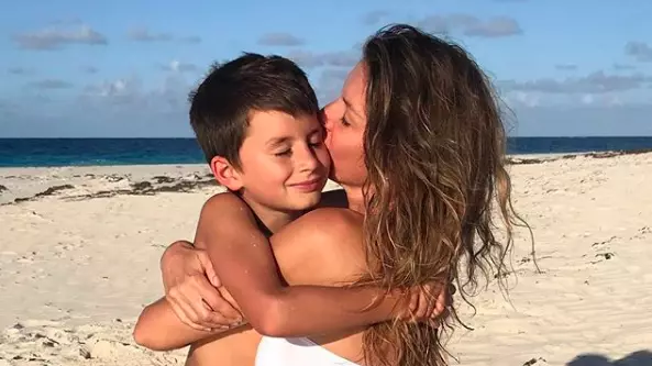 Gisele Bundchen Avuga ibihe bidasanzwe hamwe nabana mugihe bonsa