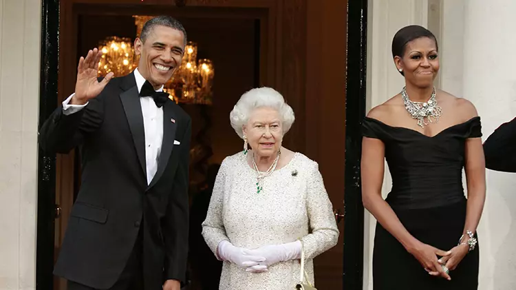 Na vaʻaia e Barack Obama se isumu i le Buckingham Palace