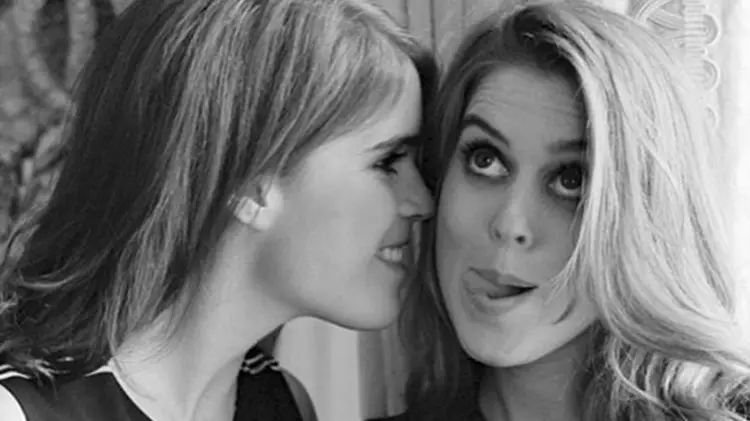 Princess Beatrice û Princess Eugenie Protokola Qraliyetê bi îmzekirina Otografê Dişkînin