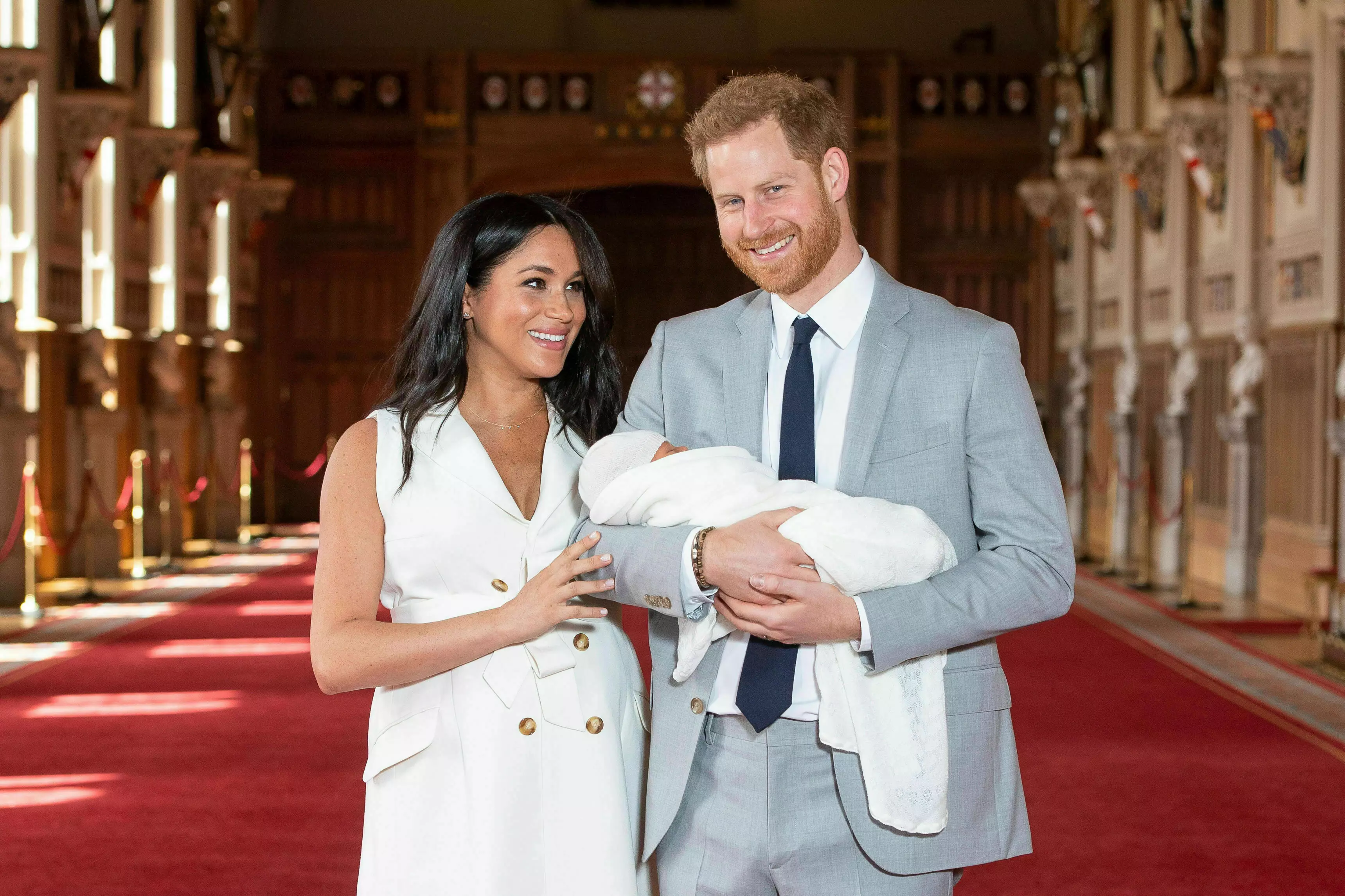 princ-harry-meghan-markle-son-archie-novorozenec