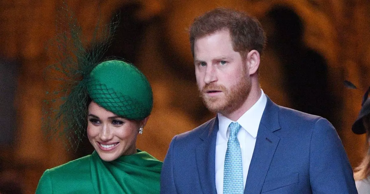 Hoàng tử Harry và Meghan Markle phục vụ bữa ăn miễn phí ở Los Angeles