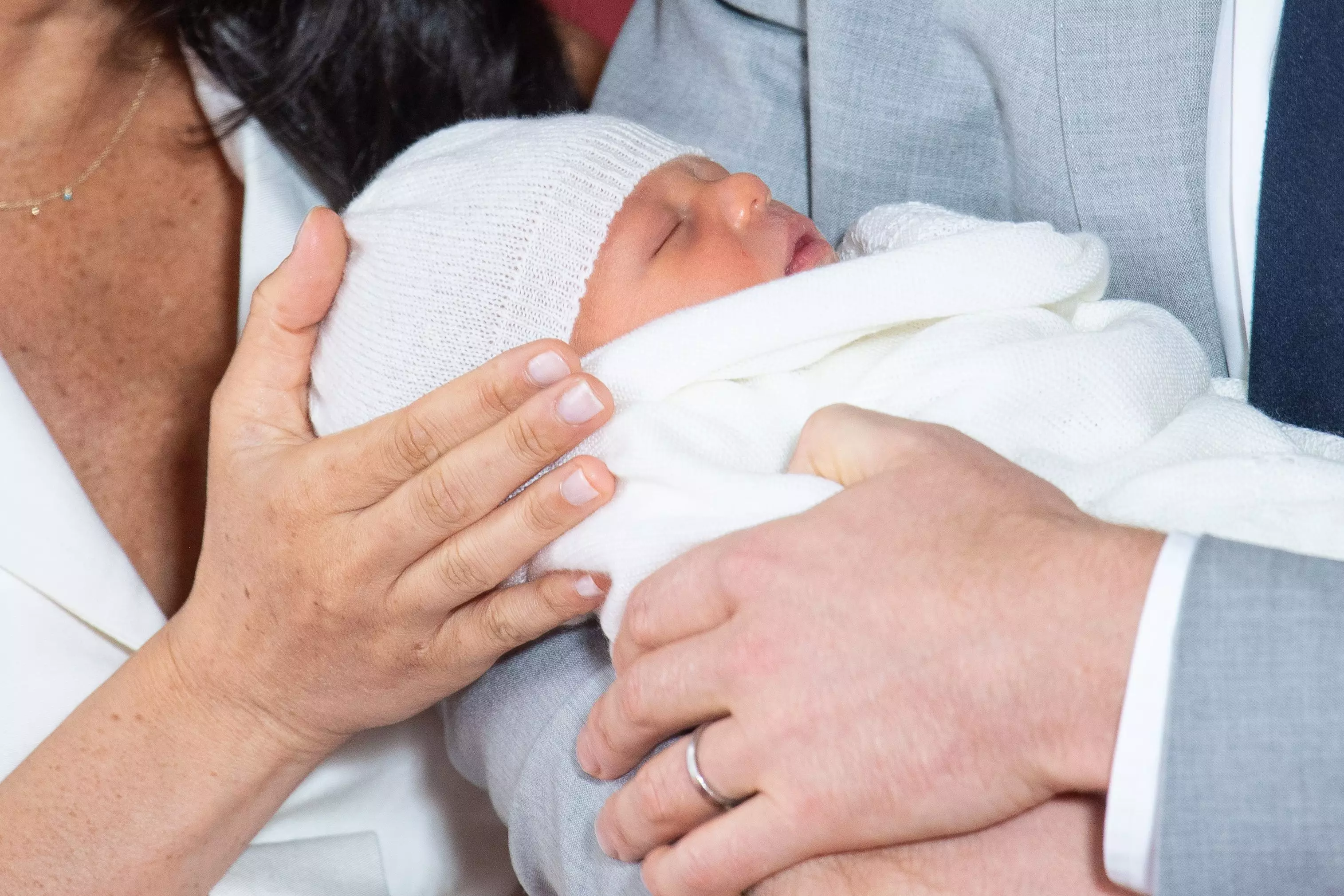 Şahzadə Harri və Susseks hersoginyası Meqan yeni körpə fotozəngi, Windsor Castle, Böyük Britaniya - 08 May 2019