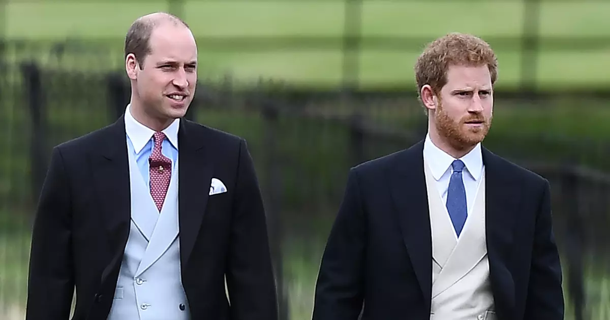 Prins William tinkt dat prins Harry Baby Archie te privee hâldt