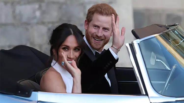 Meghan Markle sorprèn amb el segon vestit de núvia a la recepció com Kate Middleton