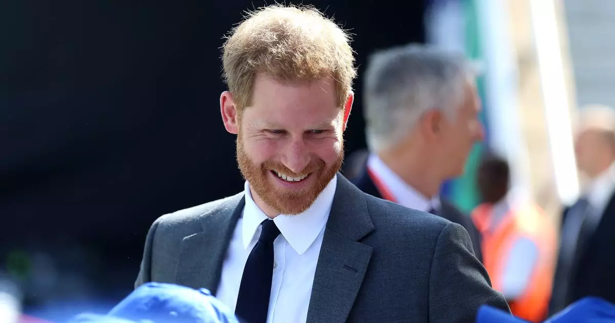 Igikomangoma Harry Garden Party: Duke akora ibintu byiza kuri Meghan Markle