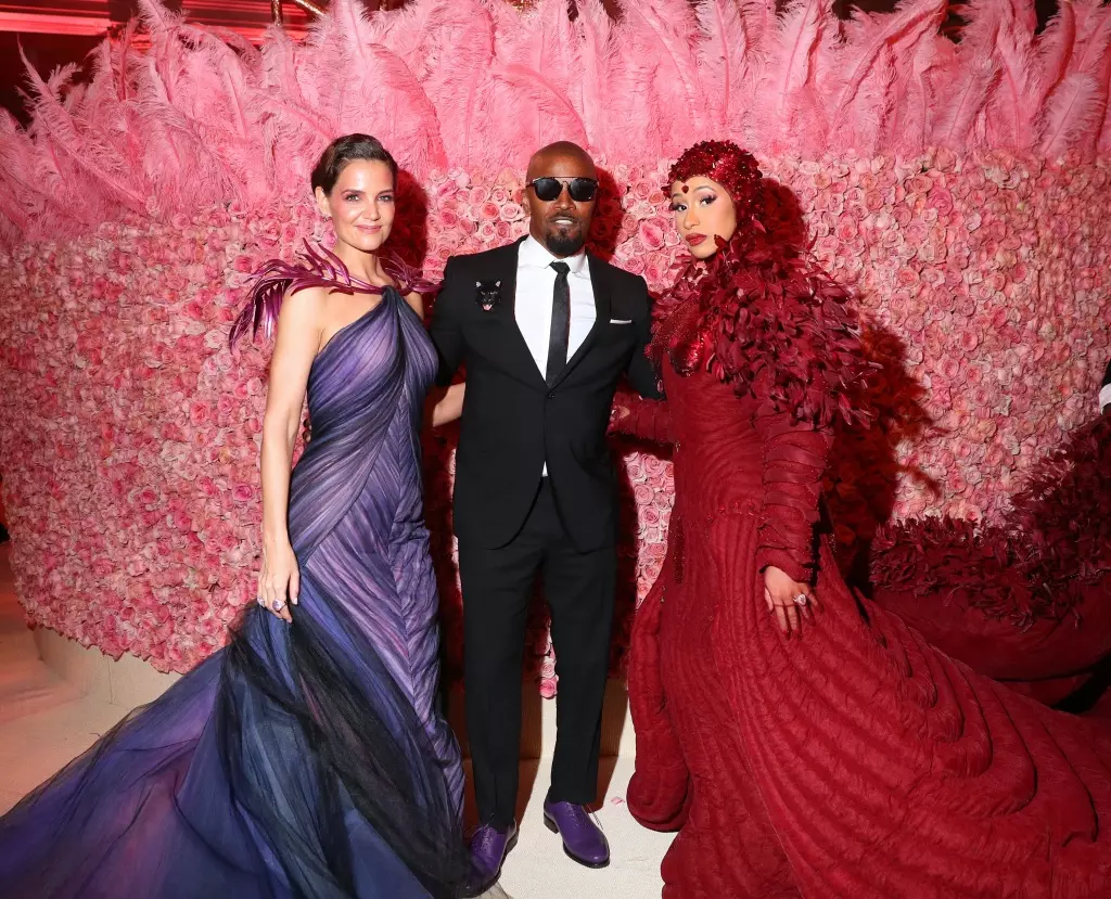 Katie Holmes, Jamie Foxx ndi Cardi B apezeka pa Met Gala ya 2019