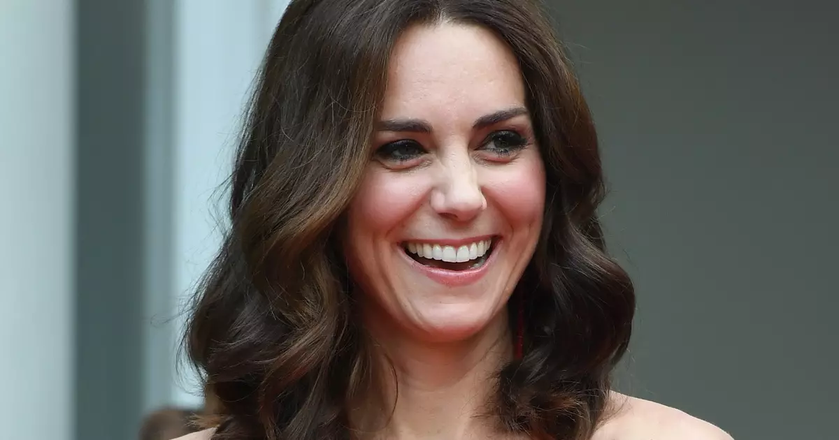 Kate Middleton Hnub nyoog 38: Daim duab tshiab tso tawm rau hnub yug muaj koob muaj npe