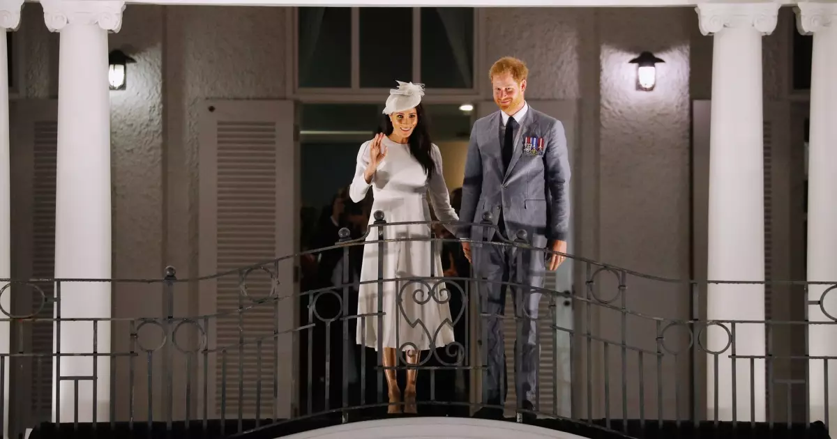 Le prince Harry et Meghan Markle recréent la photo du balcon de la reine Elizabeth et du prince Philip