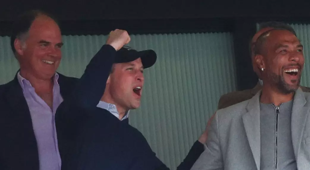 Prince William Goes Wild mar Bhuaigh Foireann Peile Aston Villa: Grianghraif