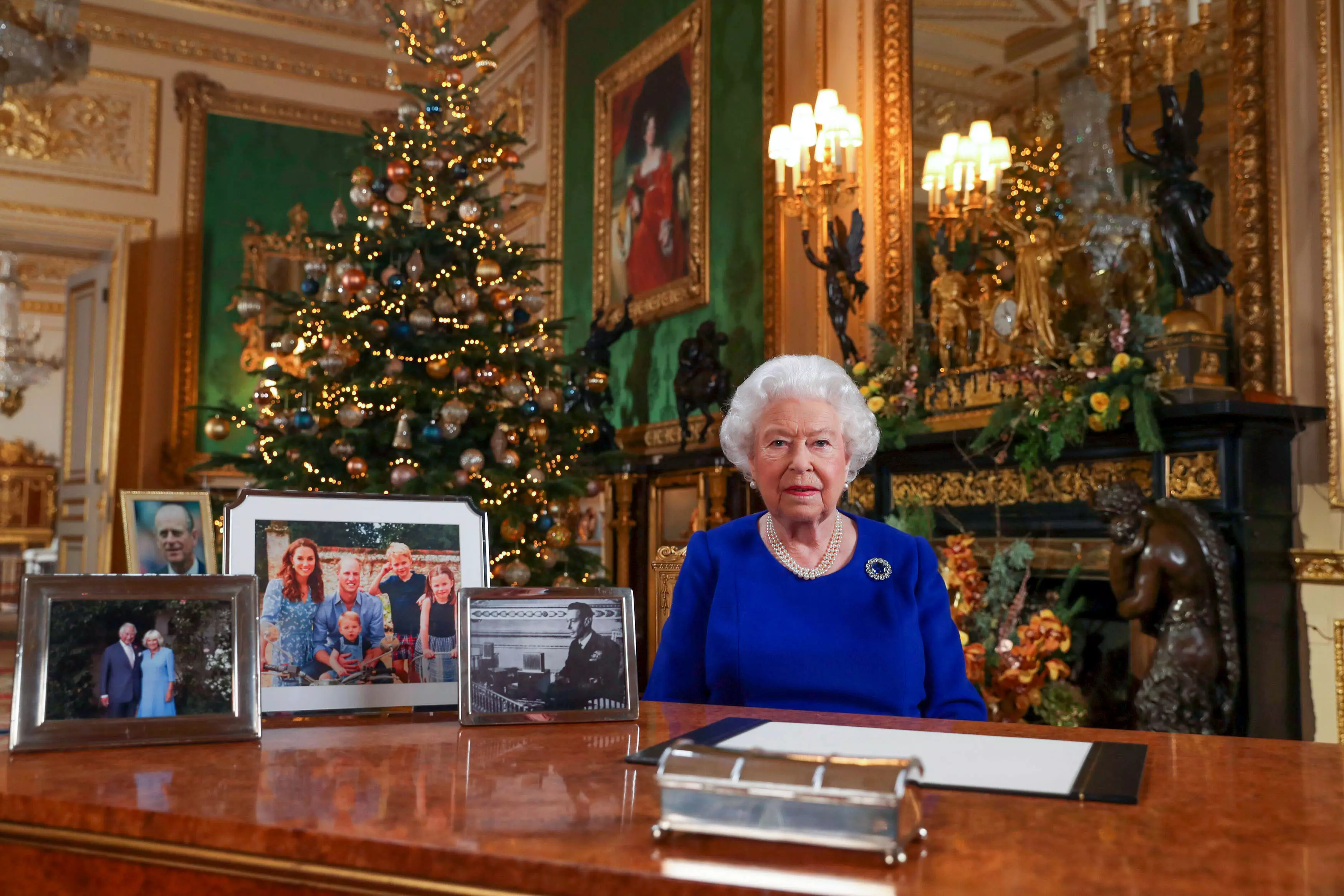 queen-elizabeths-christmas-speech-style-ke-and-now-photos