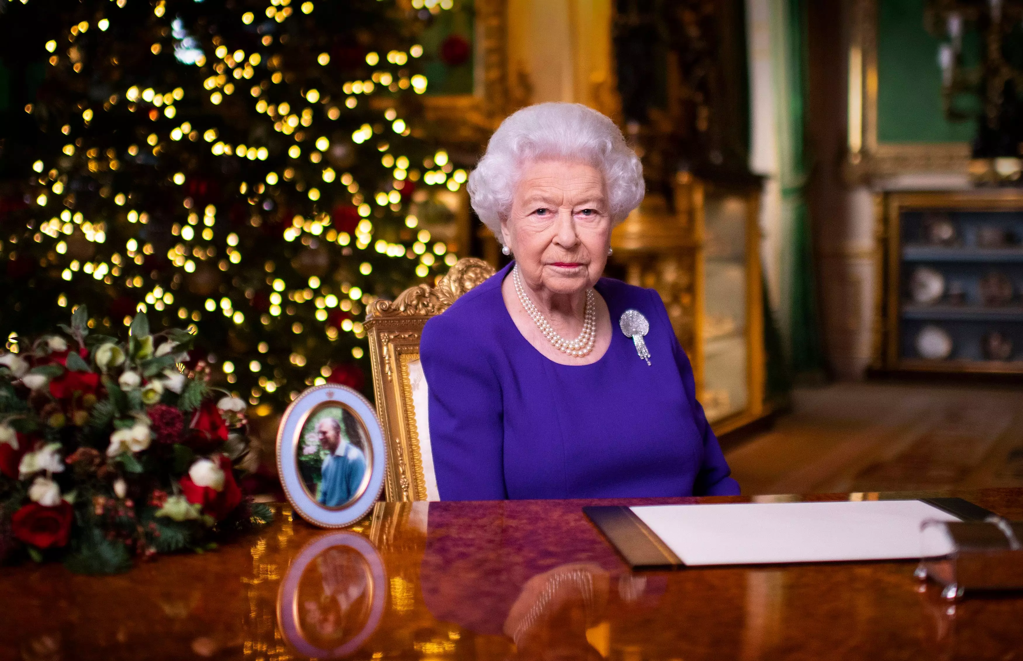 queen-elizabeths-christmas-speech-style-noon-at-ngayon-photos