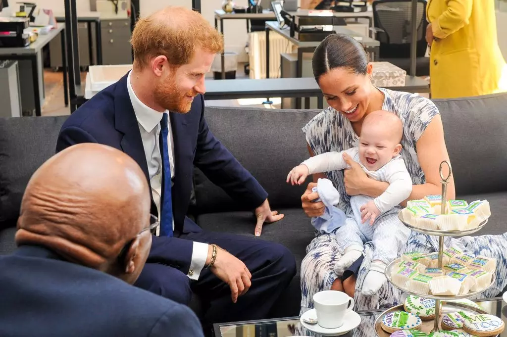 Prince-harry-and-meghan-markles-son-archie-is-full-of-năng lượng