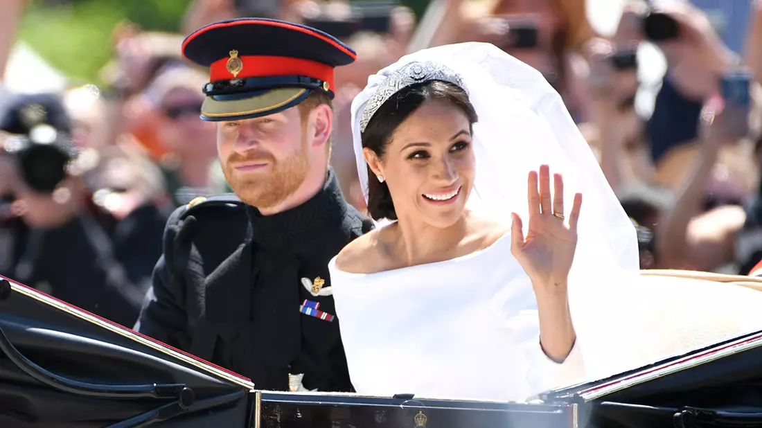 Istana Kensington dikabarake njaluk ngapura amarga Kartu Matur nuwun Pernikahan Meghan Markle lan Pangeran Harry