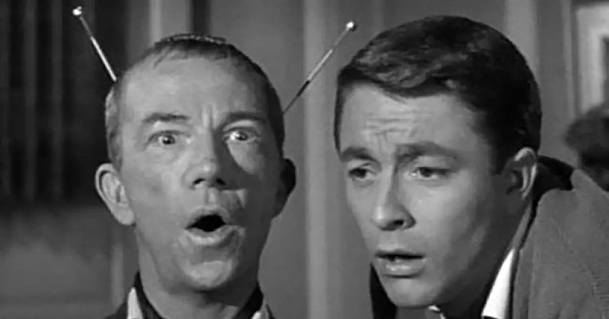 Li vir çi qewimî bi Stêrka 'My Favorite Martian' Ray Walston