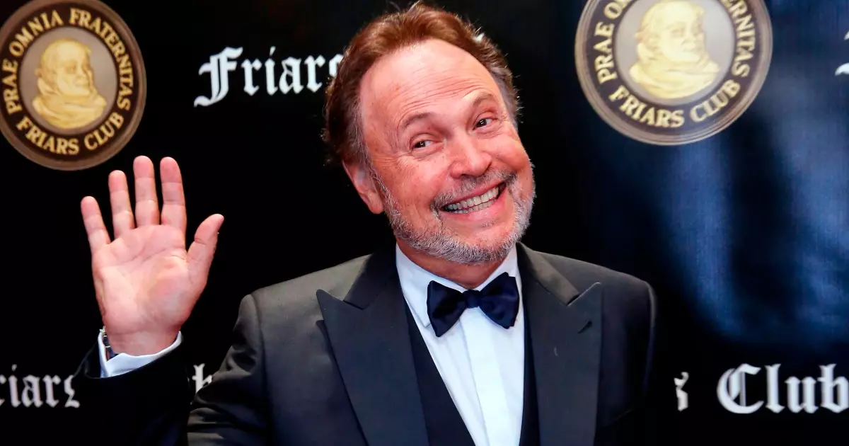 Billy Crystal បង្ហាញមេរៀនជីវិតដ៏អស្ចារ្យបំផុតរបស់គាត់ (EXCLUSIVE)