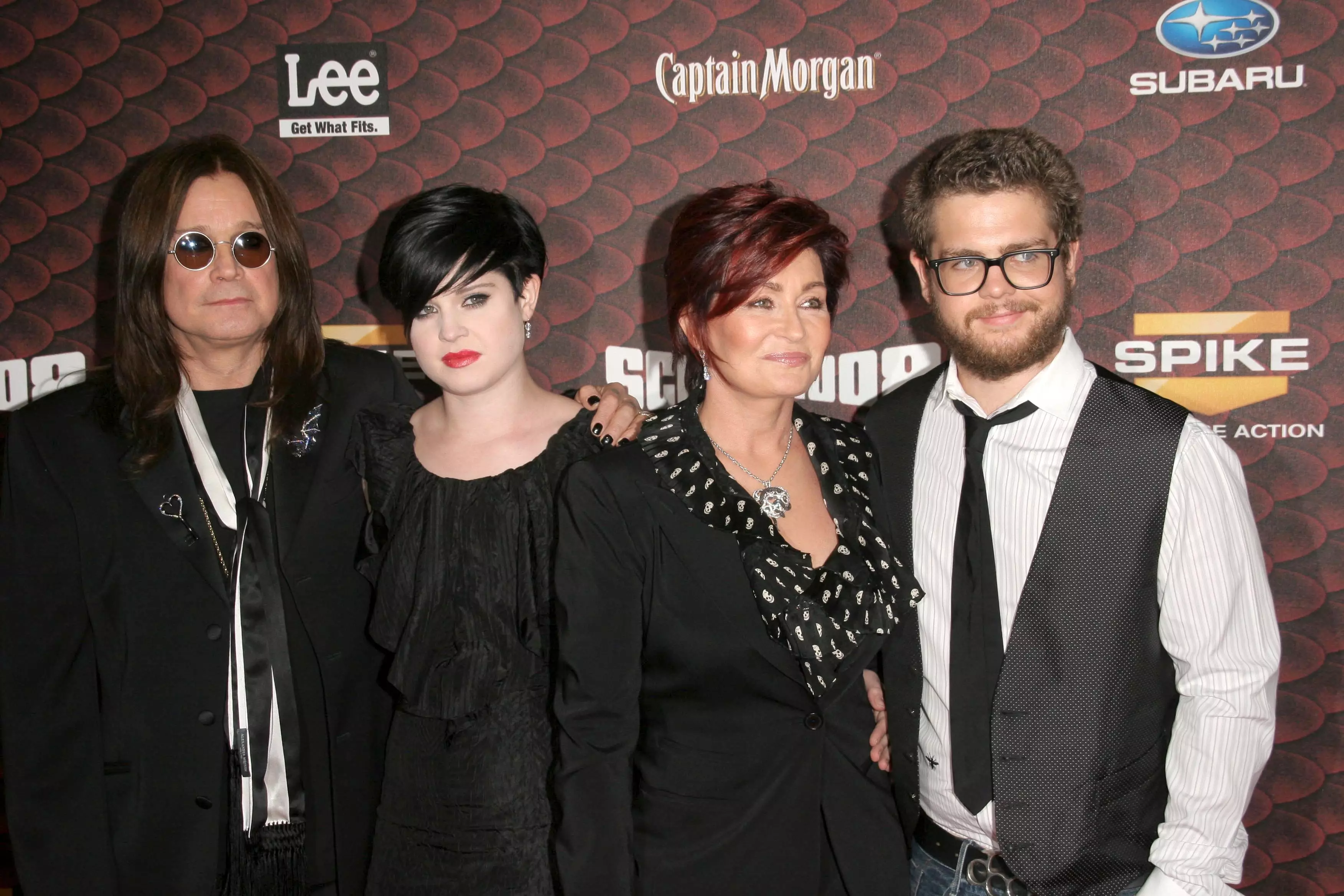 sharon-osbournes-argazki politenak-umeekin-aimee-kelly-eta-jack