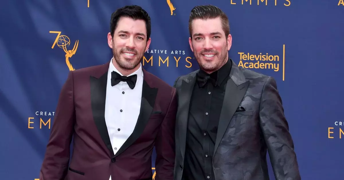 Jonathan Scott e Drew Scott dobre cita cos seus socios