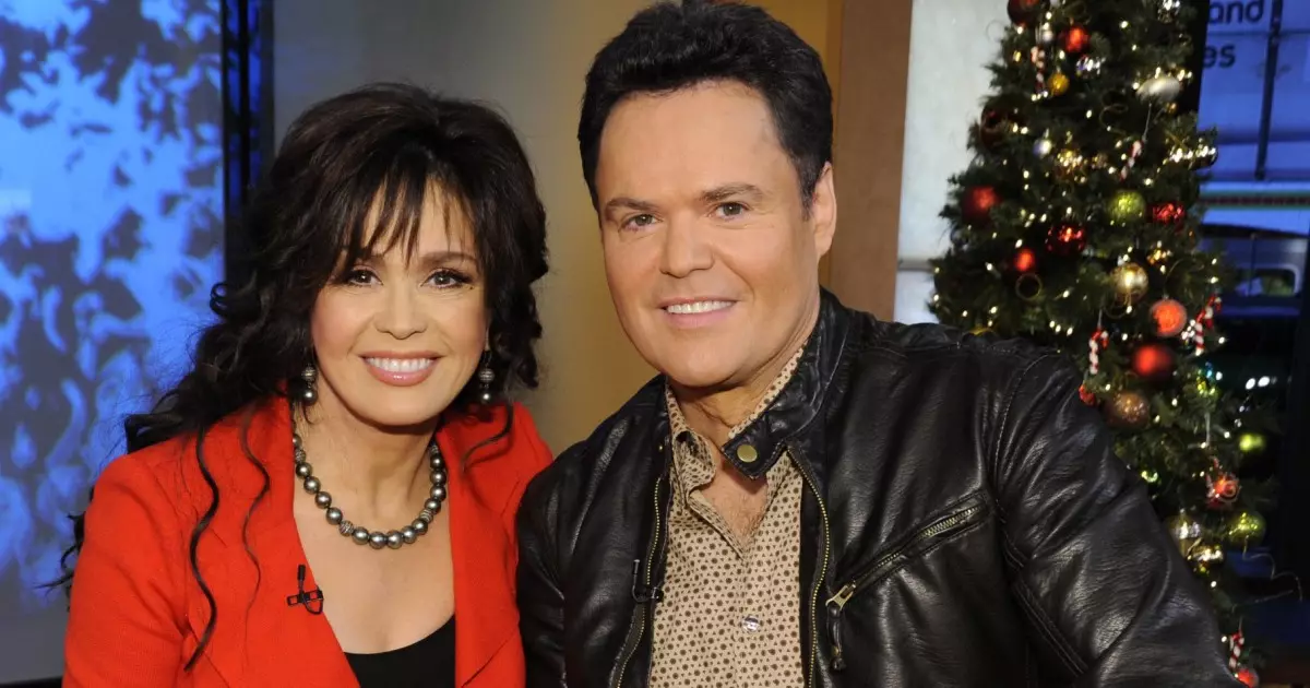 Marie Osmond agraeix a Déu per posar al seu costat "Estimat germà Donny".