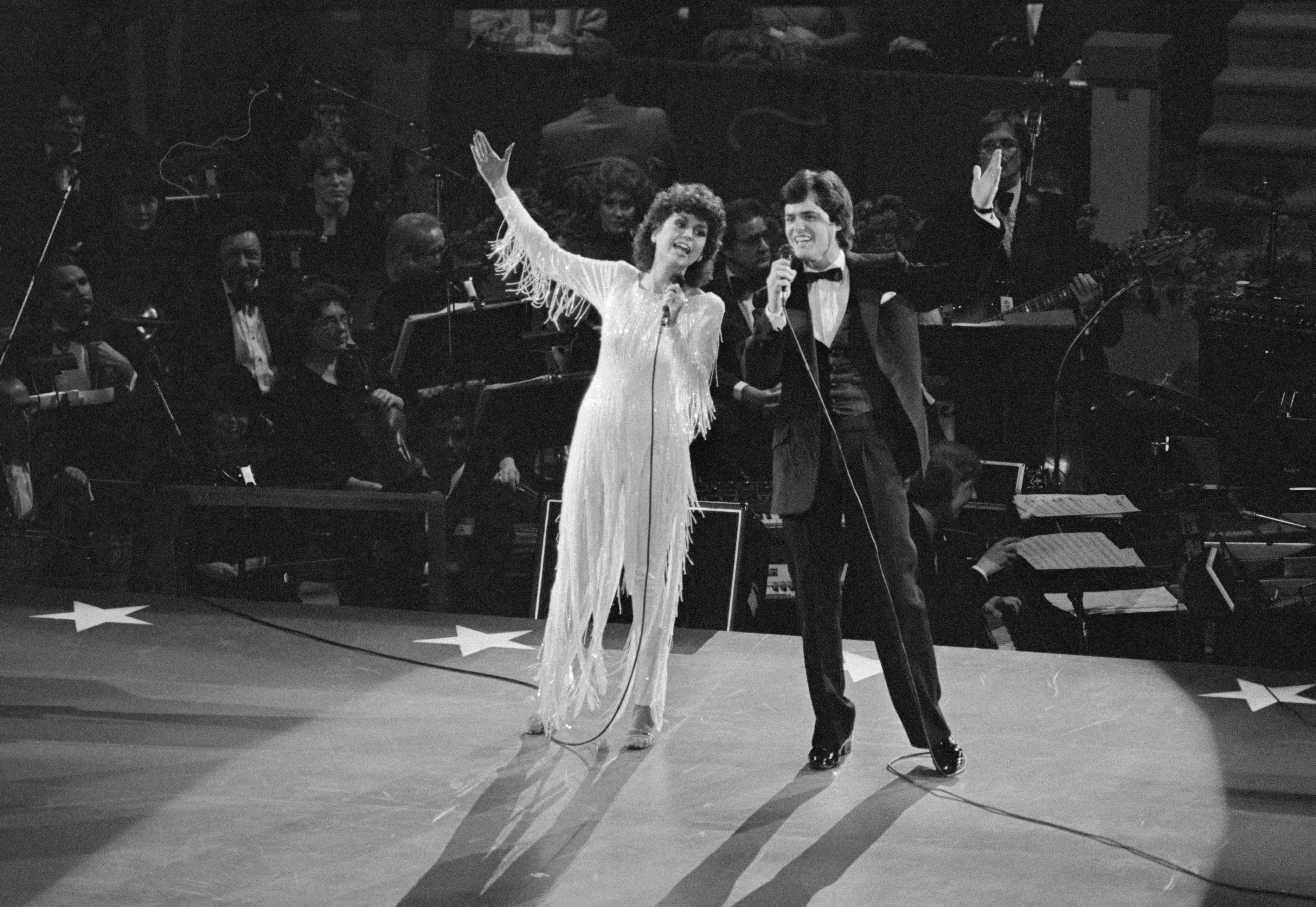 donny-and-marie-performing-for-president-reagan