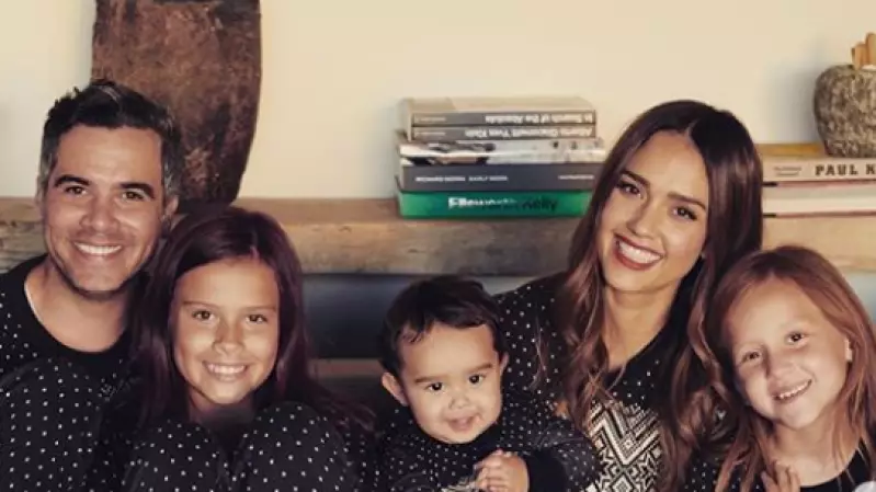 jessica-alba-cash-warren-kids-instagram күчермәсе