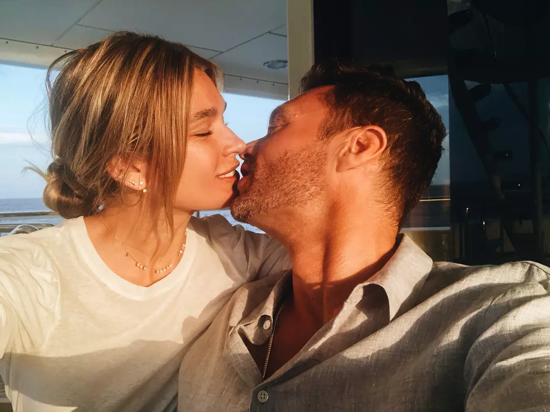 ryan-seacrest-and-girlfriend-shayna-taylors-cutest-photos-gallery