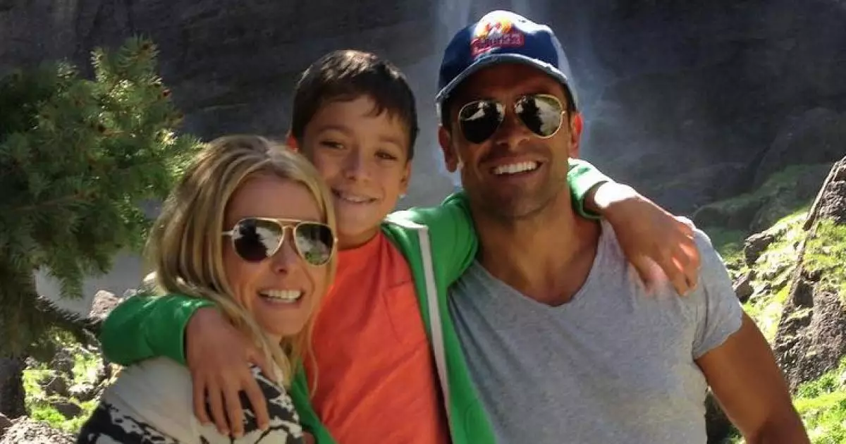 Tá na hÁiteanna ar fad Kelly Ripa agus Mark Consuelos imithe ar saoire