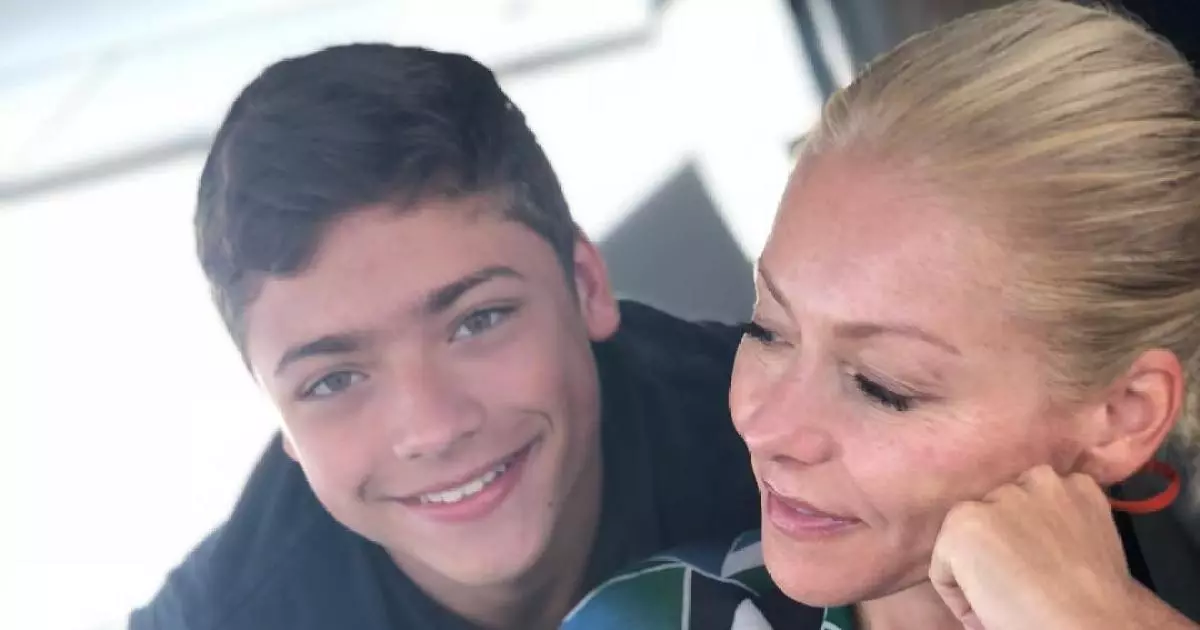 Kelly Ripa ja Mark Consuelos juhlivat poika Joaquinin syntymäpäivää