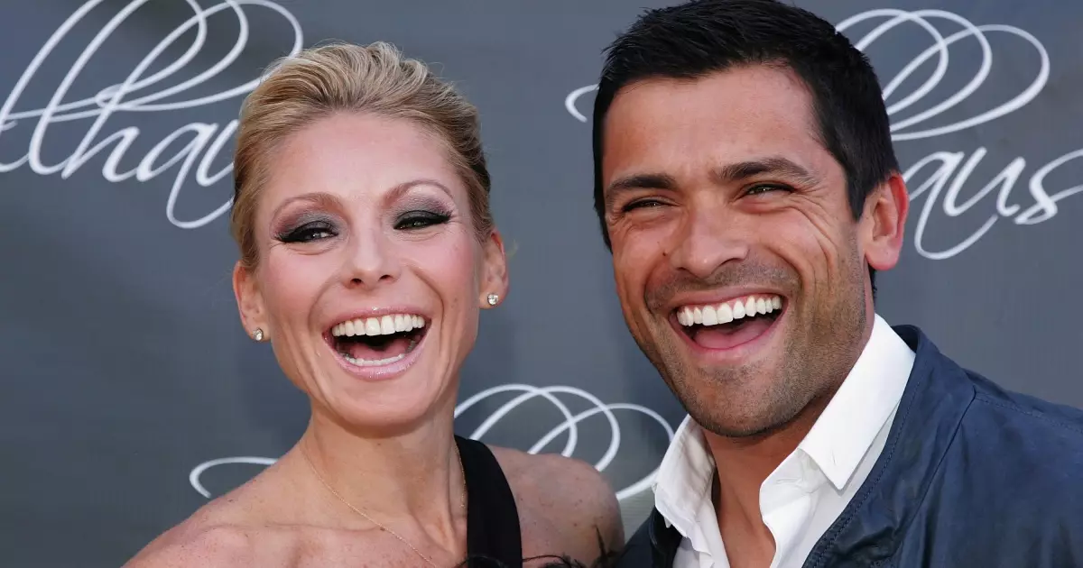 Kelly Ripa en Mark Consuelos vier 23ste huweliksherdenking