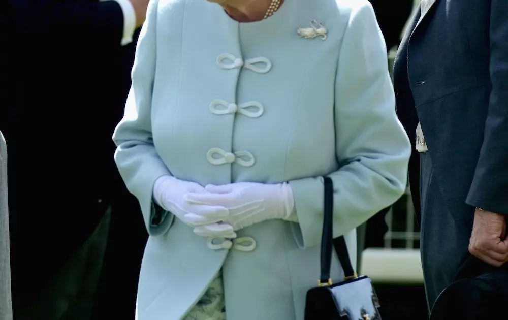 Ratu Elizabeth II Dikelilingi Keluarga pada Hari Pembukaan Royal Ascot - Closer Weekly