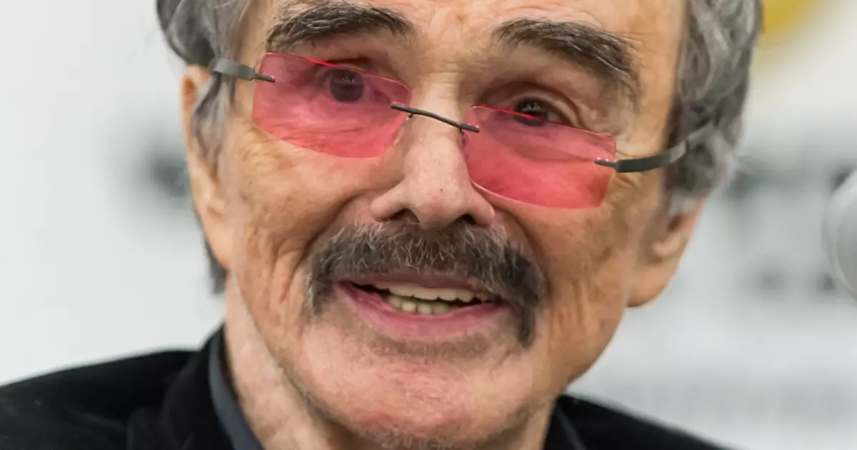 Burt Reynolds Berazam Untuk Kekal Kuat Semasa Dia Bergelut Dengan Penyakit