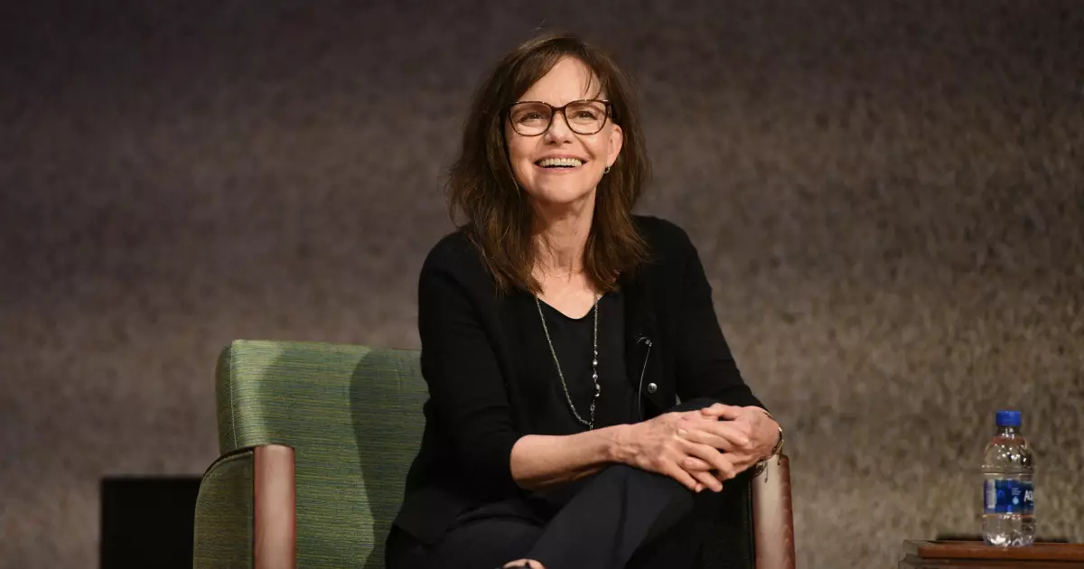 Sally Field tiết lộ rằng cô ấy không chắc chắn nếu cô ấy sẽ tiếp tục diễn xuất trong tương lai