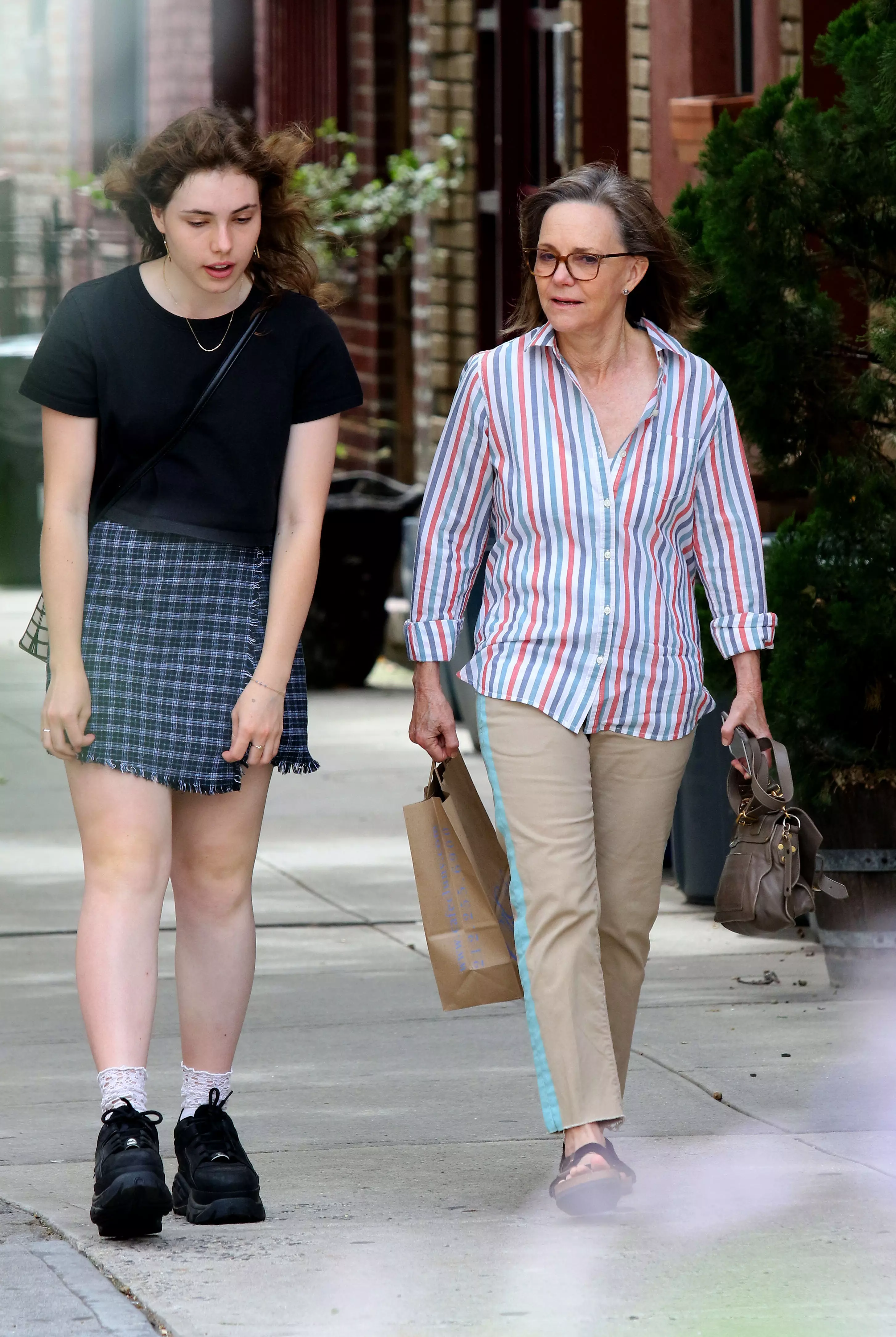 Sally Field kutenga nemuzukuru Sophie Craig muNew York City.