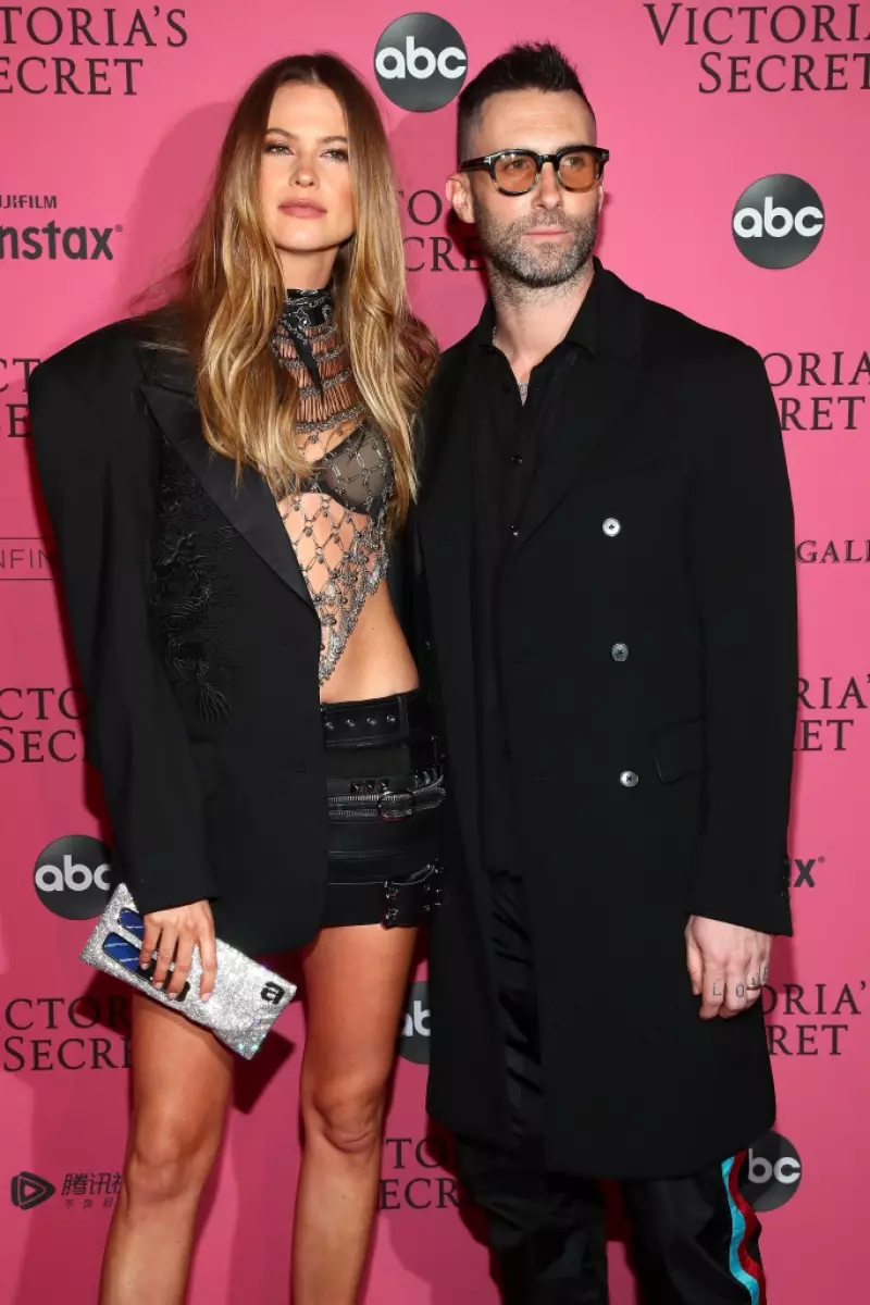Behati Prinslū un Ādams Levins apmeklē 2018. gada Victoria's Secret modes šovu After Party