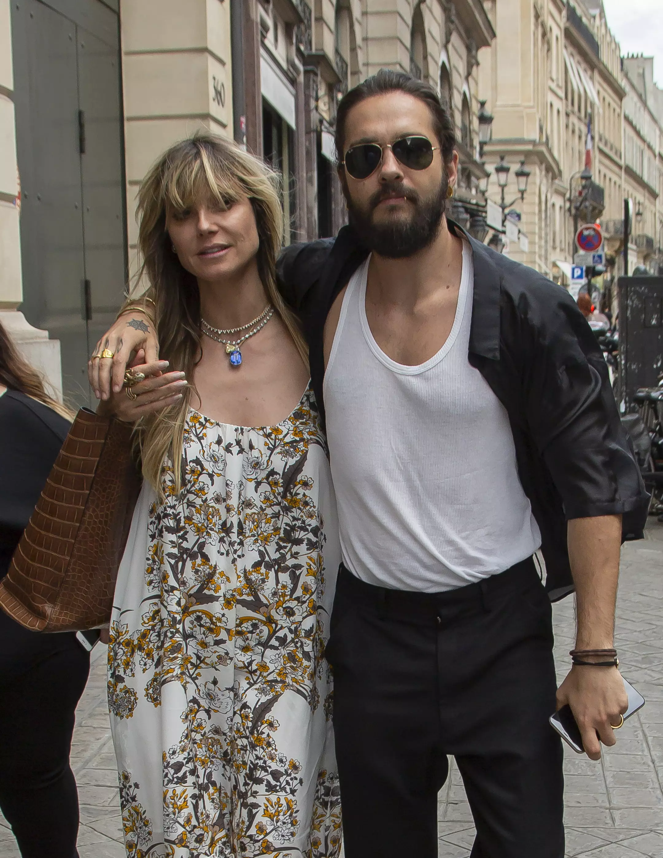 heidi-klum-tom-kaulitz-paris-outing-Bulevard-st-Honore-walk