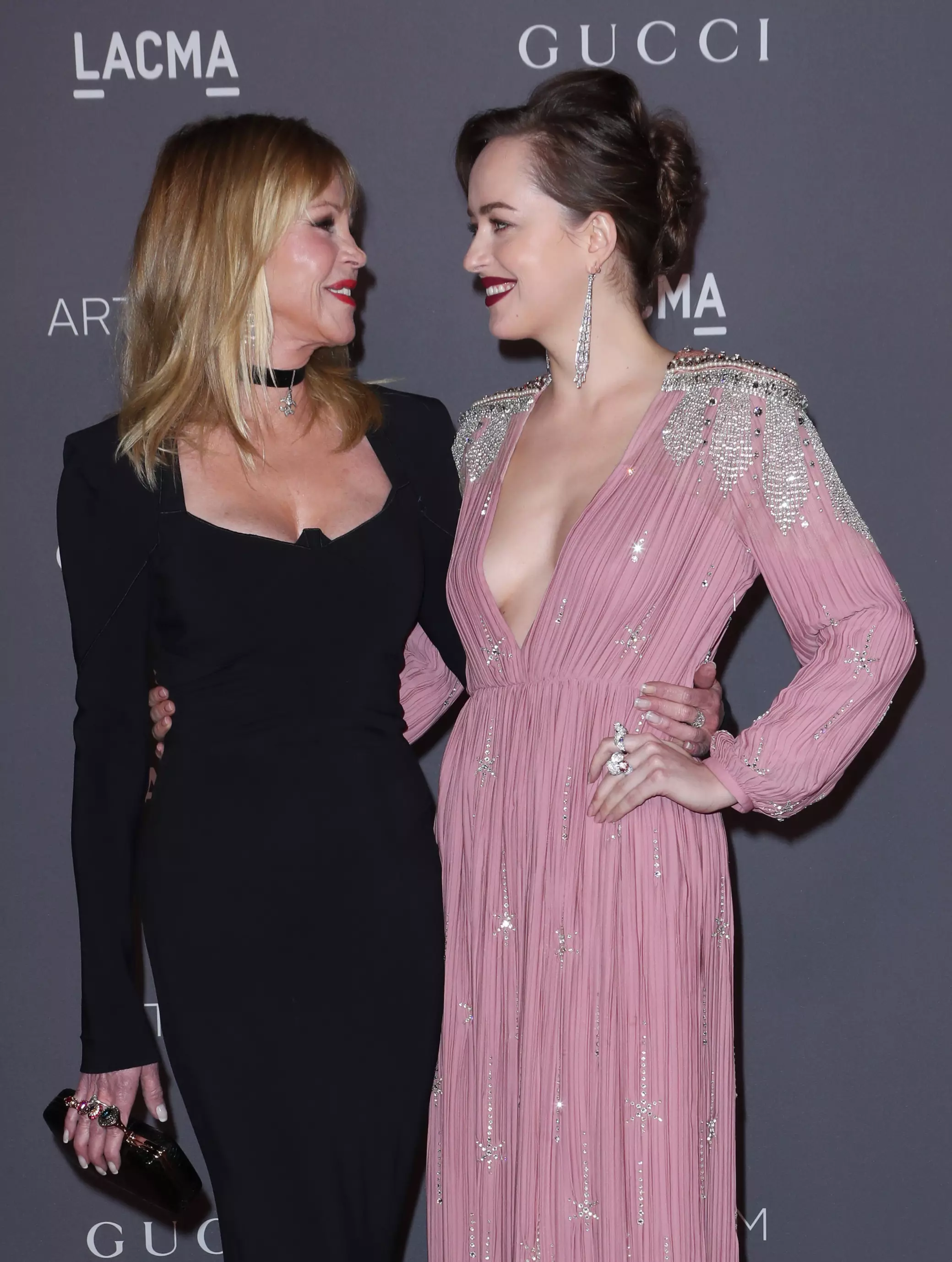 UMelanie Griffith Dakota Johnson