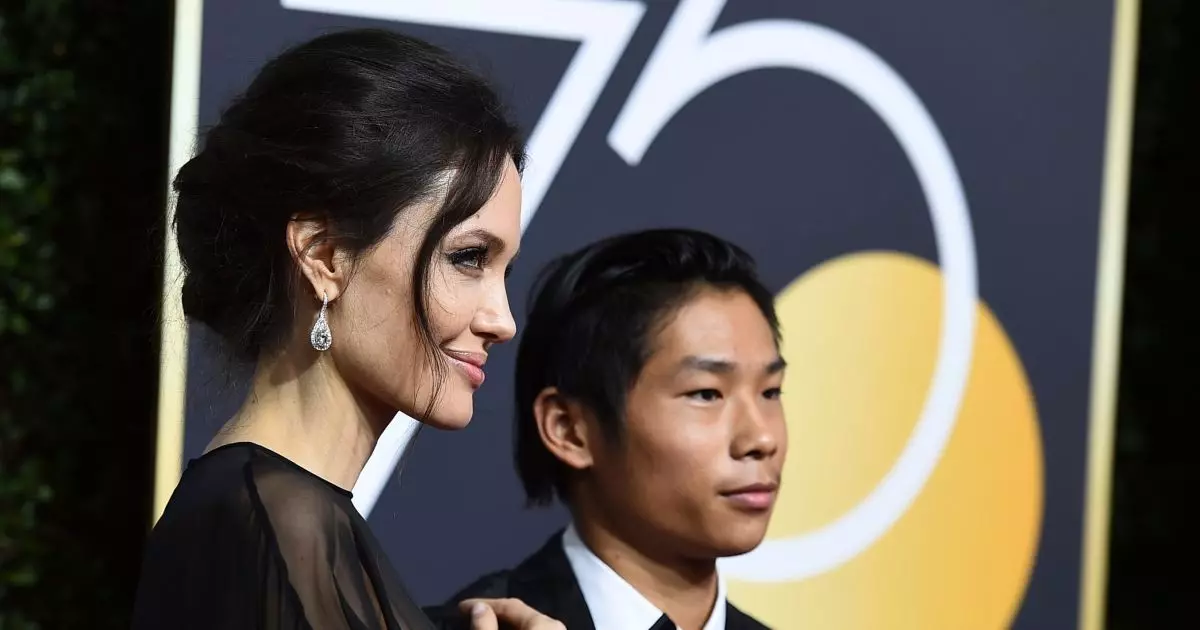 Angelina Jolie „entdeckt“ sich selbst, während sie Teenager großzieht
