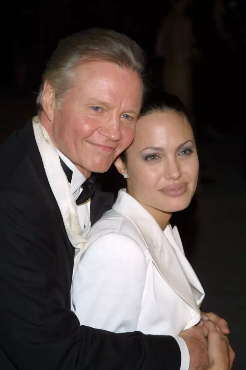 ANGELINA JOLIE AK PAPA JON VOIGHT