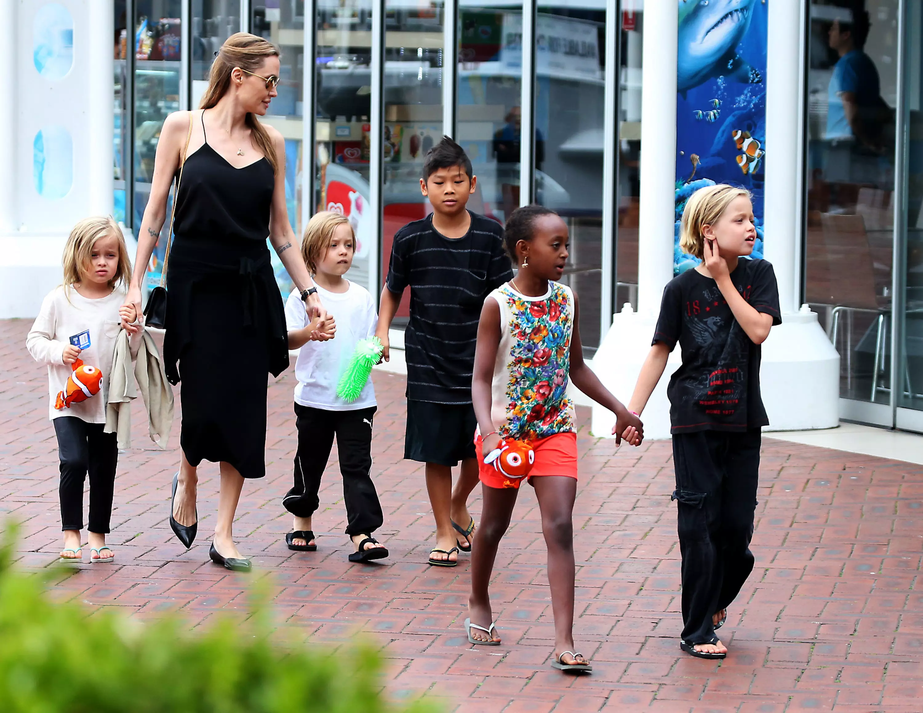 angelina jolie kids