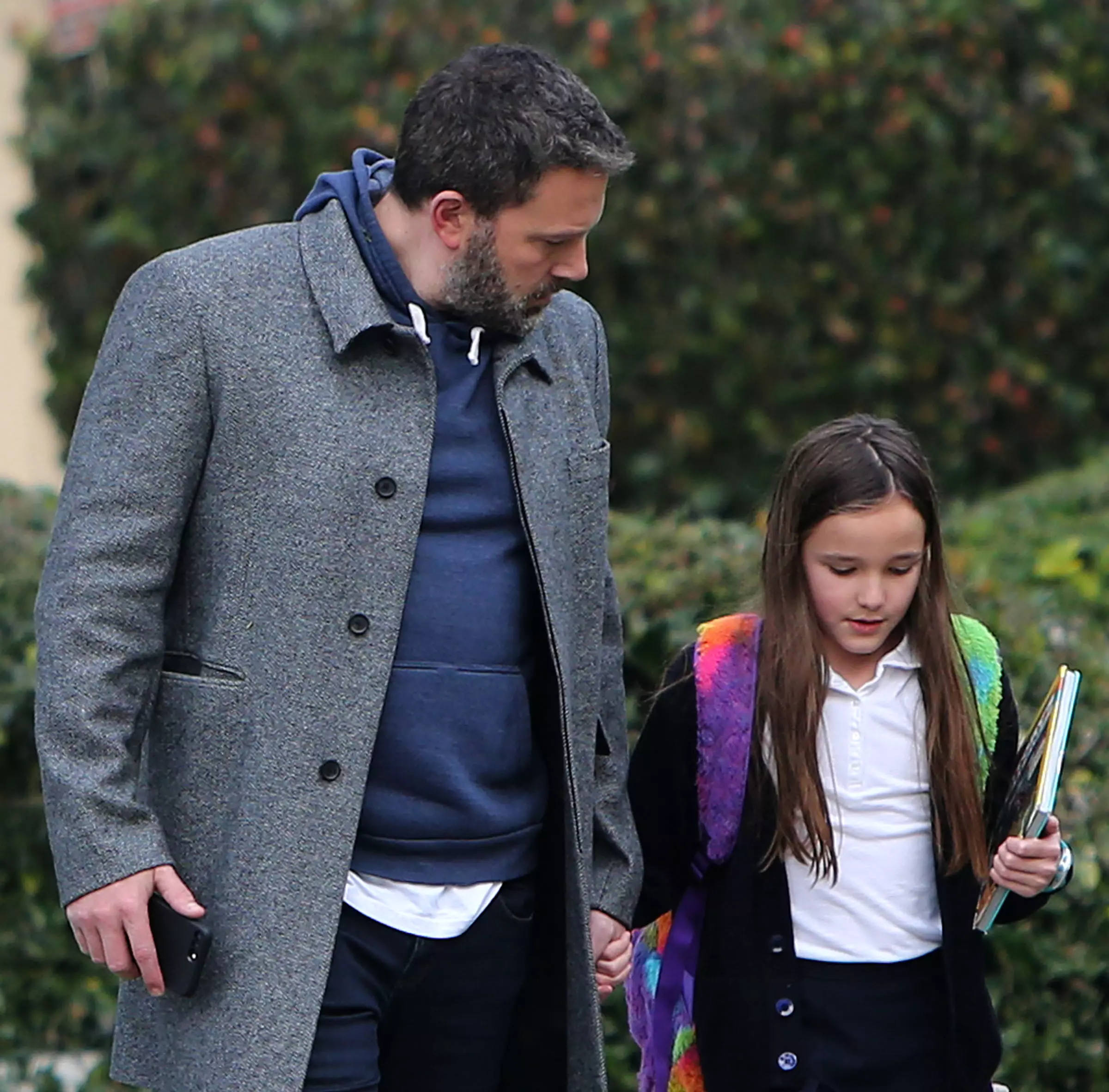 ben-affleck-depois-da-escola-passeio-com-Seraphina-Affleck