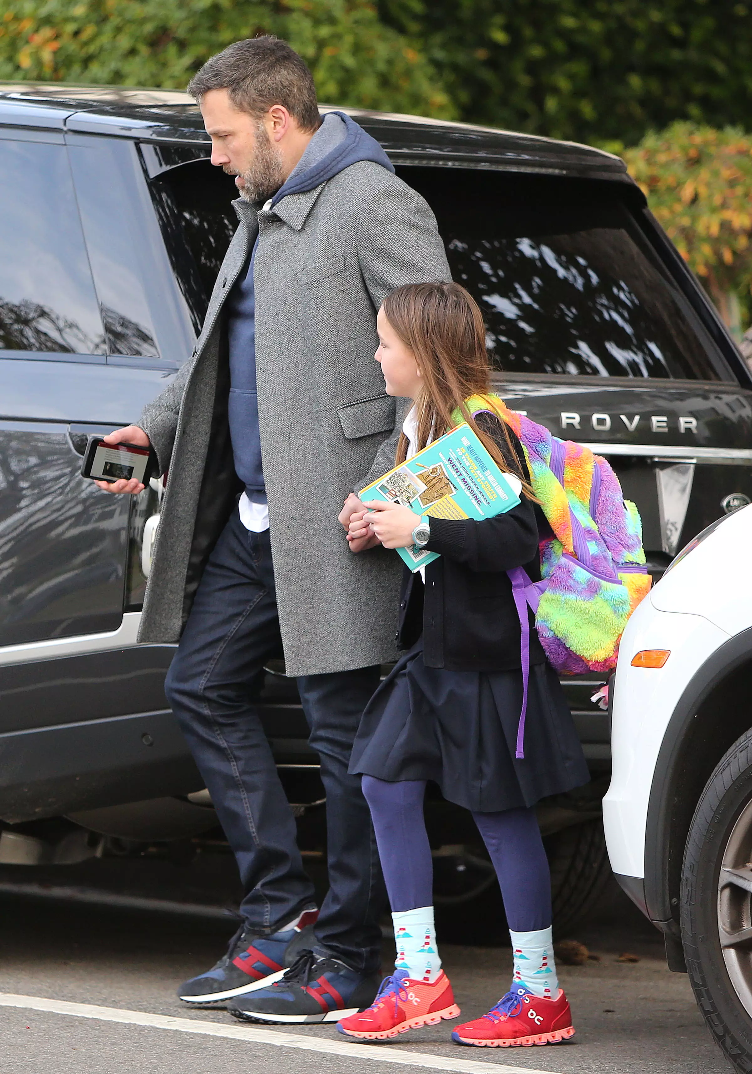 ben-affleck-after-school-stroll-with-Seraphina-Affleck