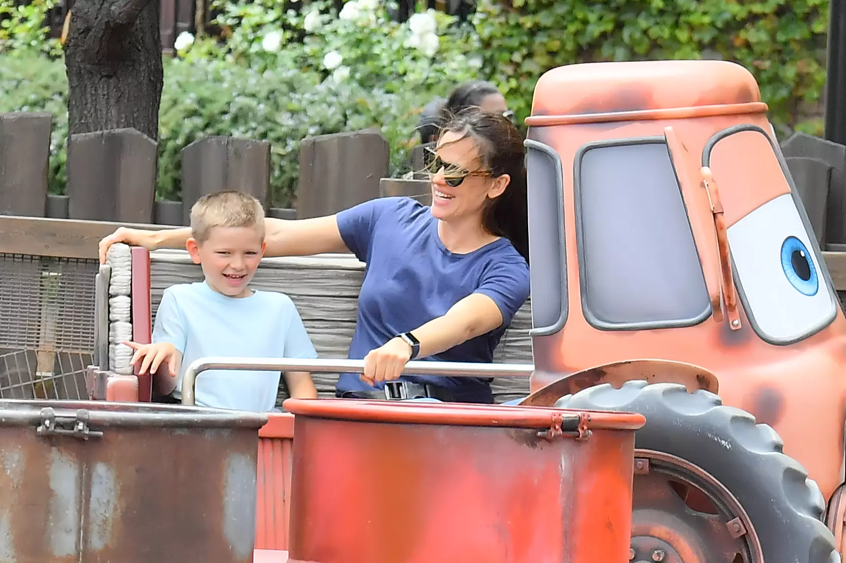 Jennifer Garner Disneyland