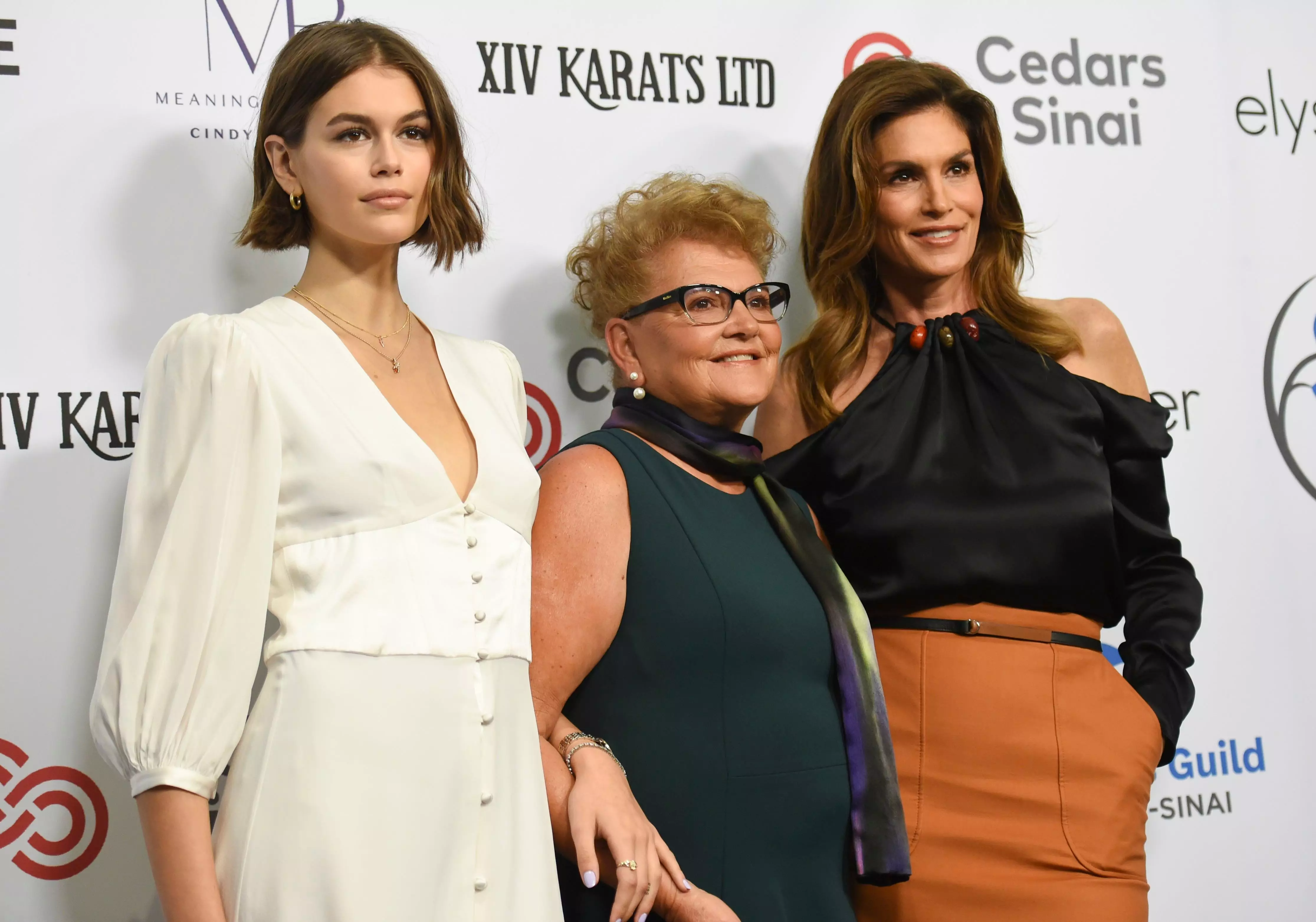 cindy-crawford-kaia-gerber-jennifer-crawford-ئۈچ ئەۋلاد