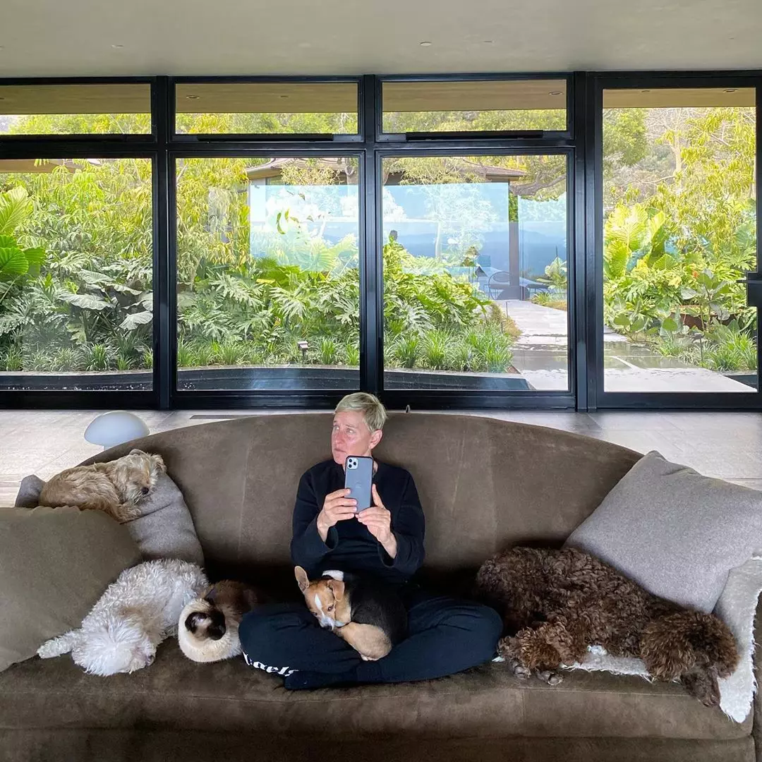 di mana-ellen-degeneres-live-photos-of-nya-montecito-home