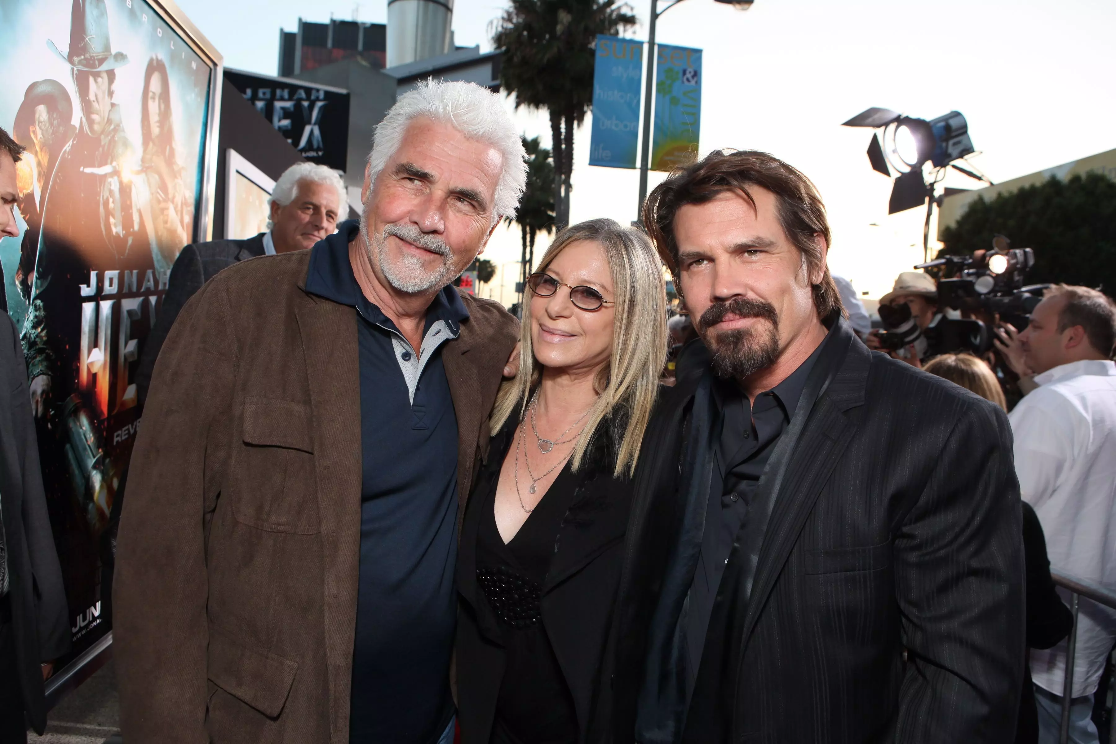 Barbra Streisand Josh Brolin និង James Brolin