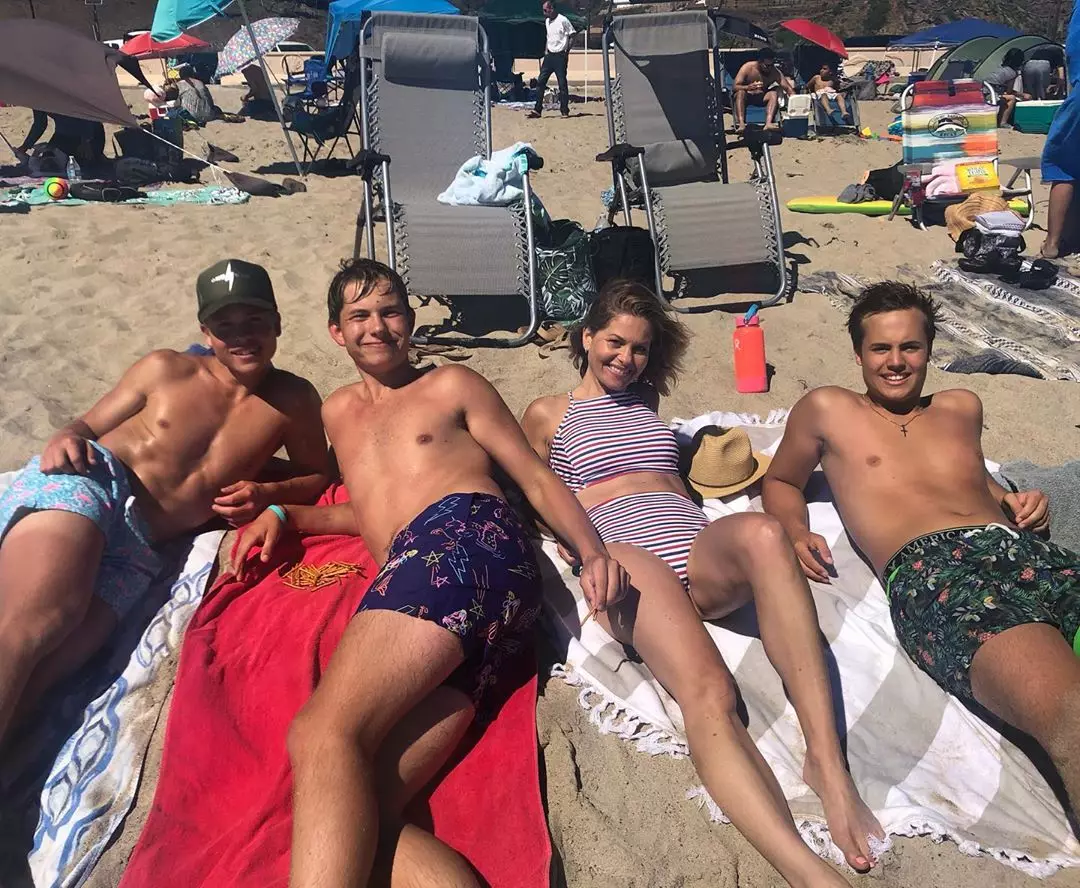 Candace Cameron Bure com família e amigos