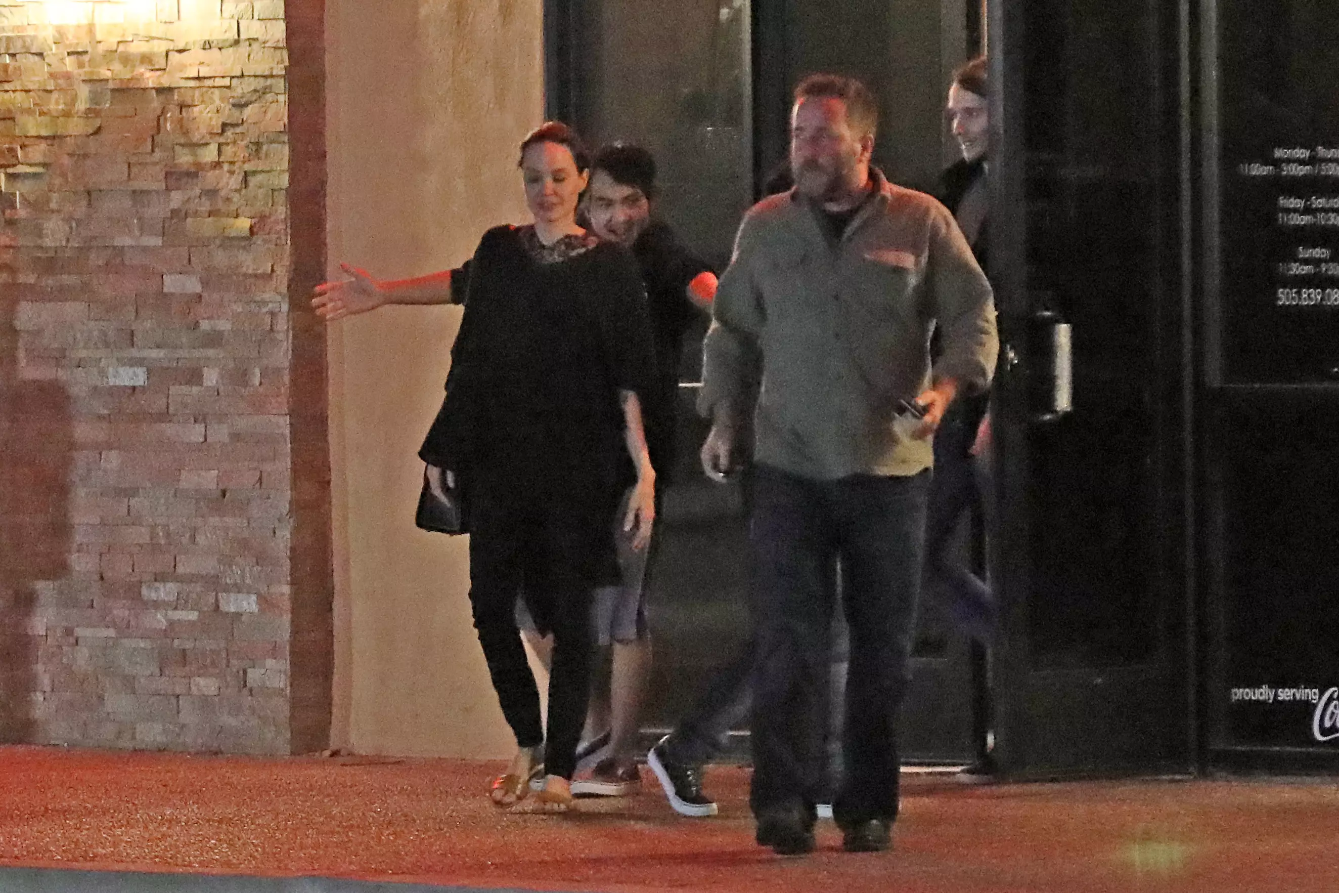 Angelina-jolie-sons-pax-maddox-new-mexico-sushi-dinner